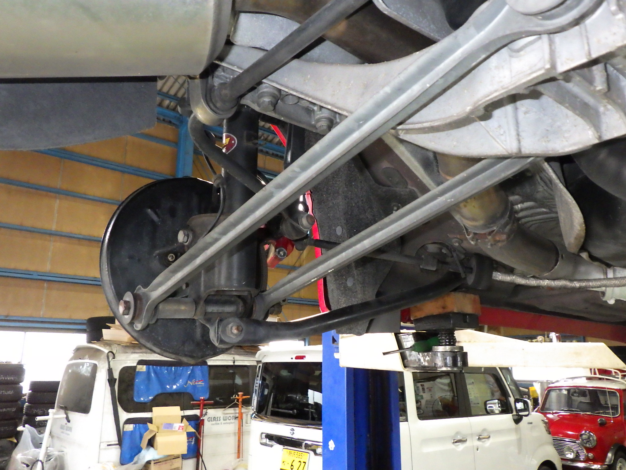 アルファロメオ156GTAのサス交換 | 輸入車の丁寧な修理ならMPI メサイアパーツインク 埼玉県所沢市